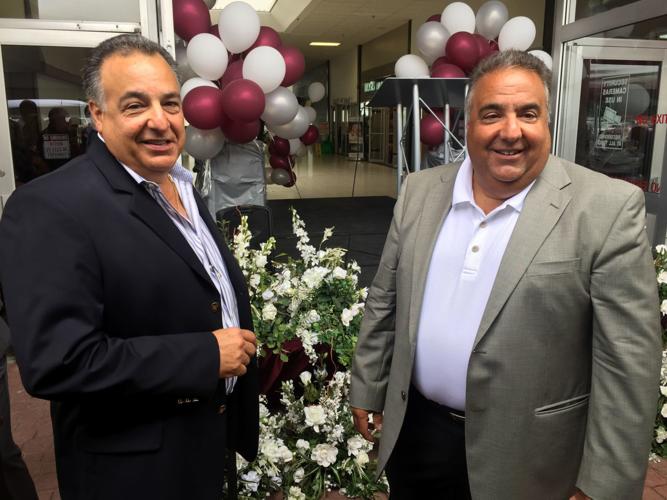 Local officials, developers unveil plans for Middletown Commons ...