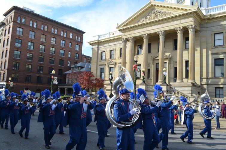 Fairmont, West Virginia, honors veterans with parade, wreath-laying ...