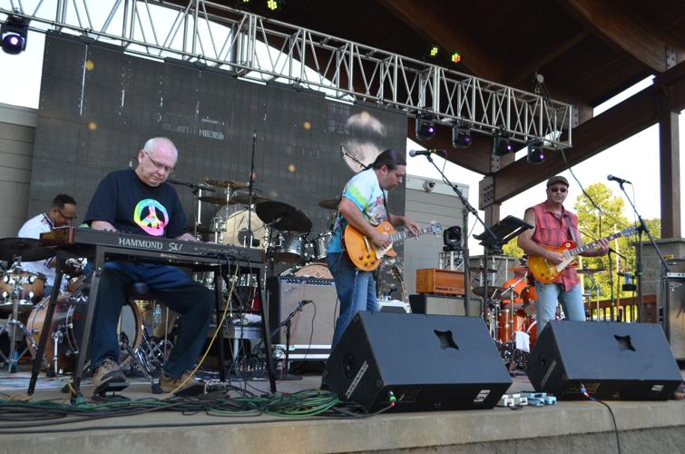 Palatine Park's Legends Series brings the sounds of Fleetwood Mac ...