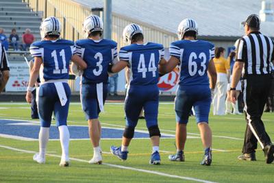 Huskies pull away from Vikings in second half to stay perfect | Jackson ...
