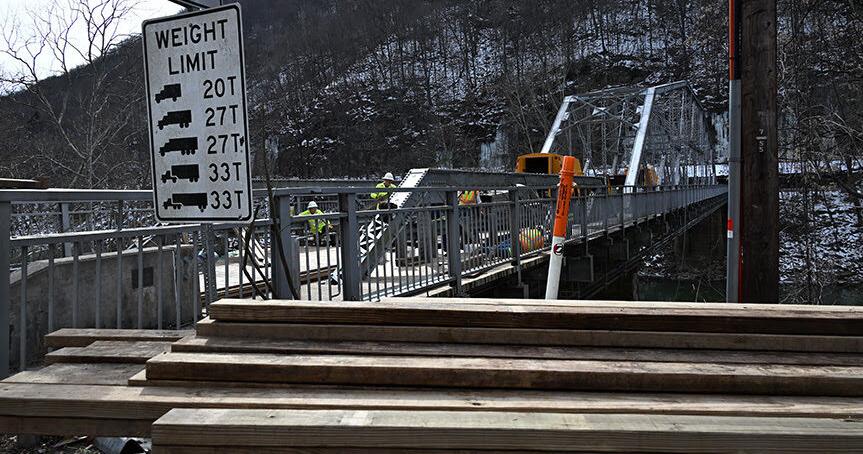 WVDOH Replaces Tunney Hunsaker Bridge Deck in New River Gorge ...