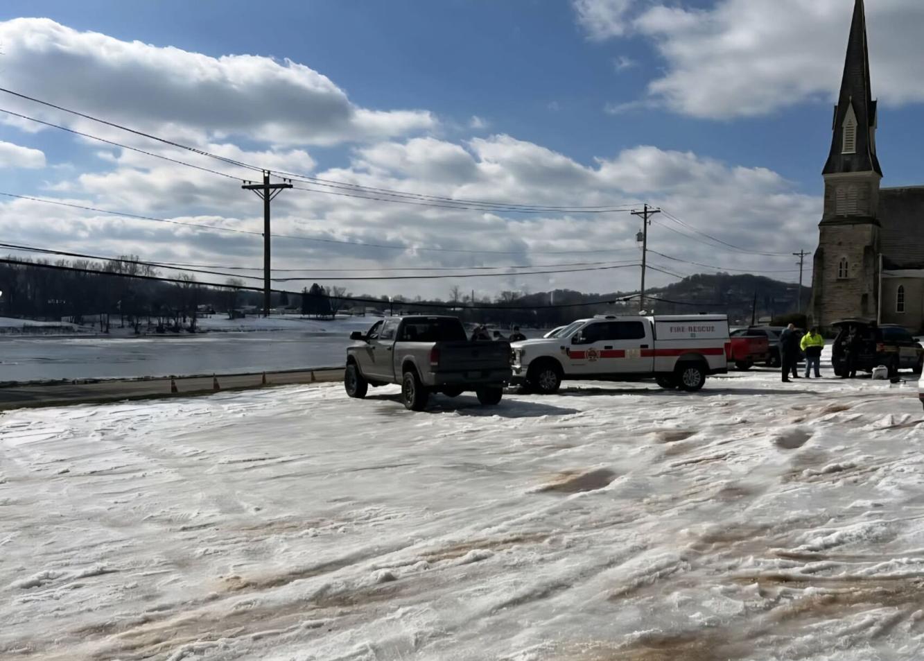 Woman dead after vehicle plunges into Ohio River, but child is rescued ...