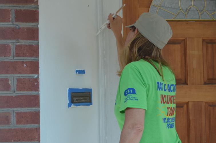 Volunteers take part in United Way of Harrison (West Virginia) and ...