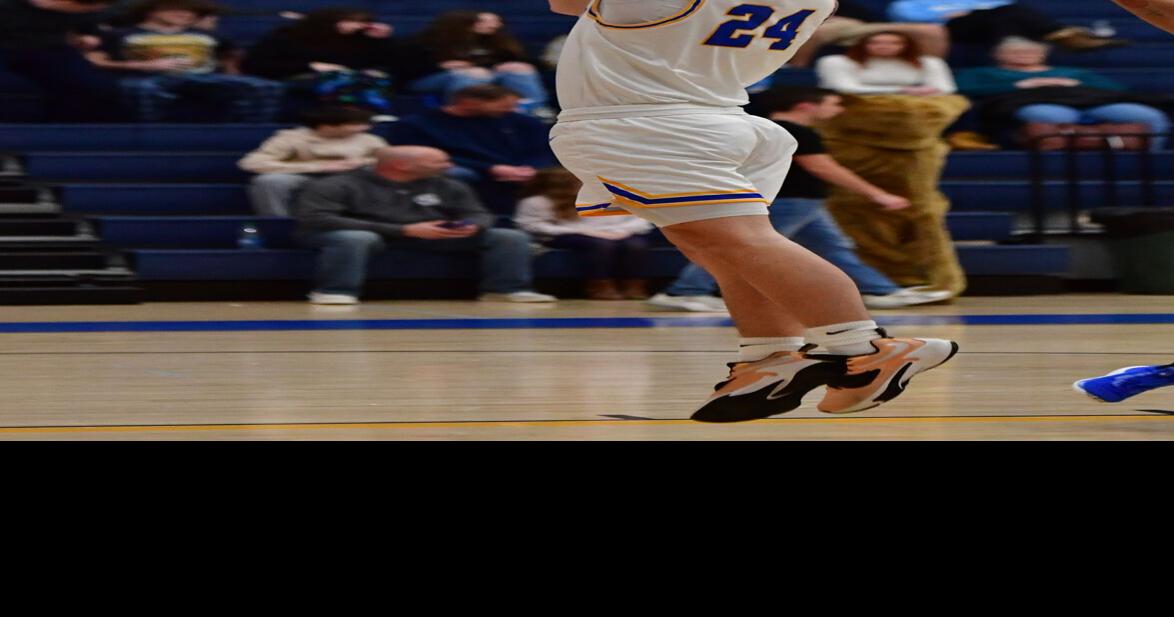 GHS 24 lays in the first bucket of the night.JPG | | wvnews.com