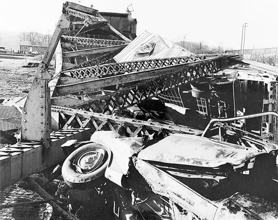 West Virginia-Ohio Silver Bridge collapse remembered 55 years later ...