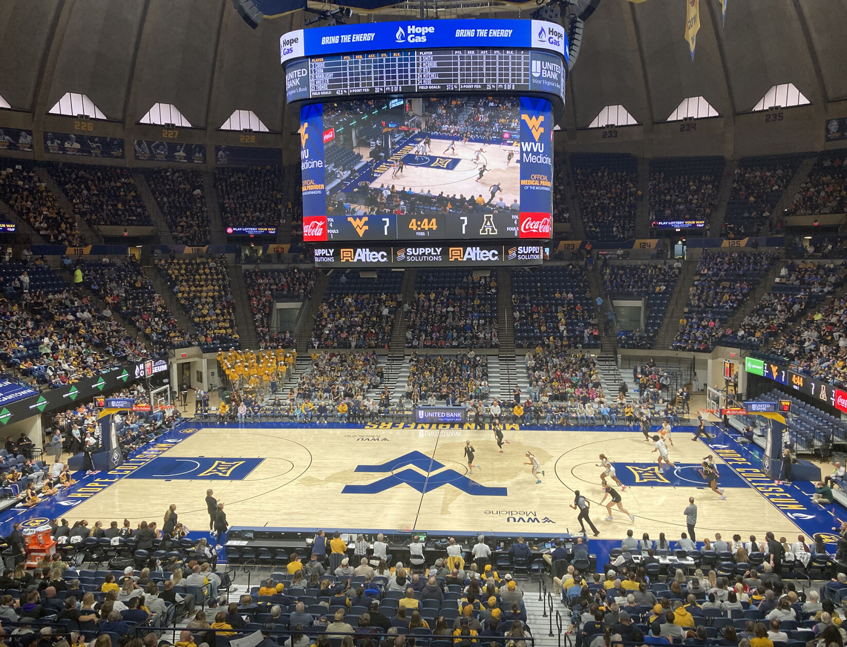 Education Day brings another energetic, noisy crowd that helped propel ...