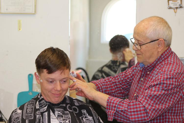 Long-time Clarksburg barber Mario Oliverio dies at age 80; remembered ...