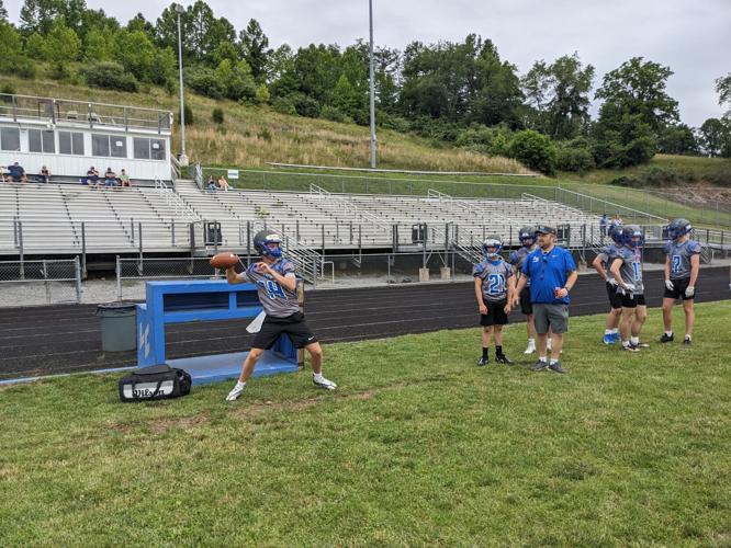 Minutemen show positive signs in 7-on-7 competition | Weston Sports ...