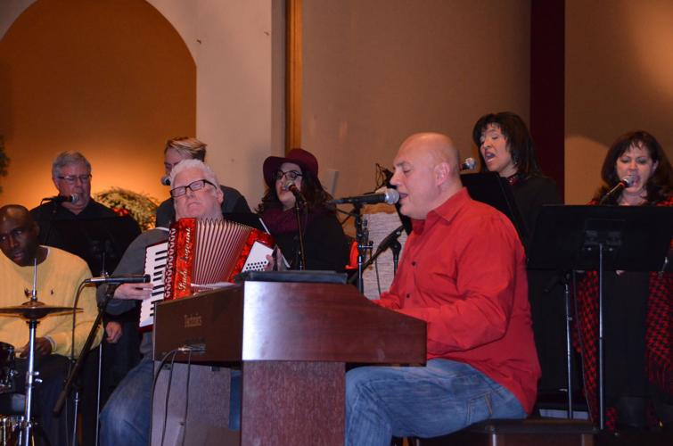 John Angotti comes home for Christmas bringing locals together with ...