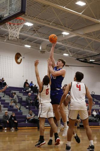 B-U boys basketball team runs through out-of-state competition to claim ...