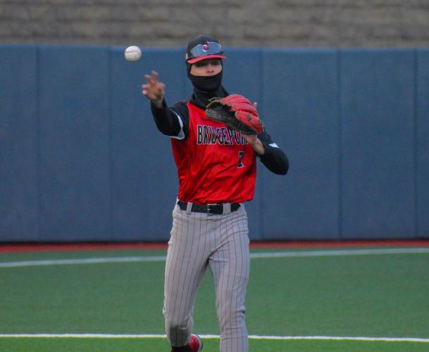 Curry homer, Rohrig triple pace Bridgeport past Huntington, 9-3 ...