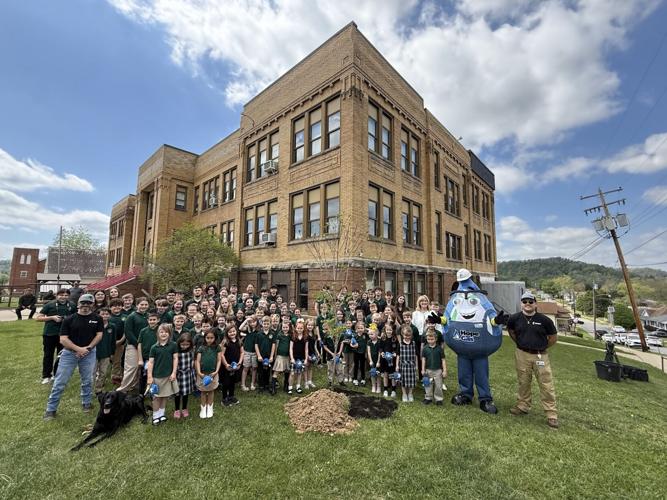 Emmanuel Christian School and Hope Gas plant tree at new North View ...