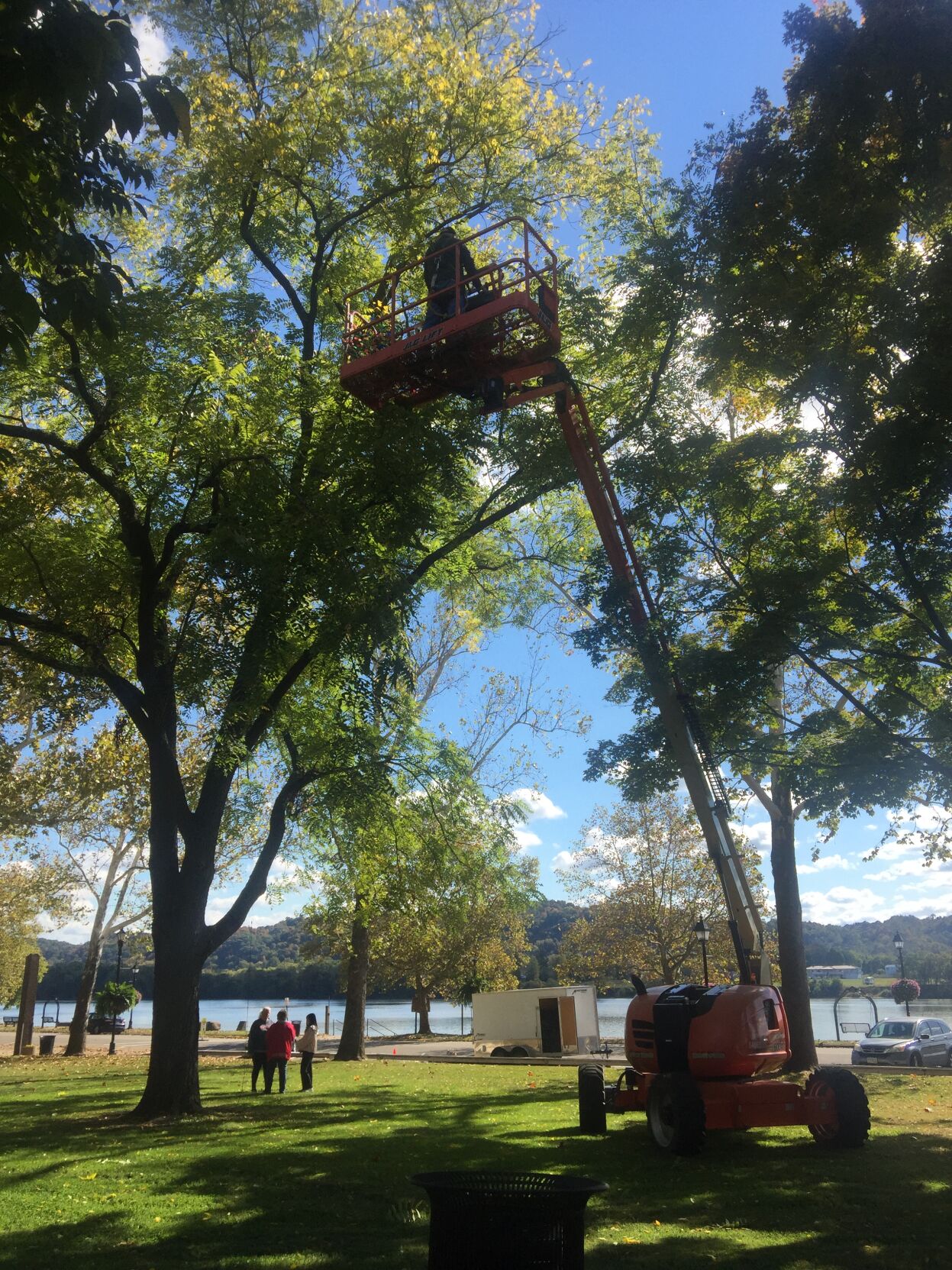 Gallipolis in Lights begins preperations | Gallipolis, Pomeroy, Point ...