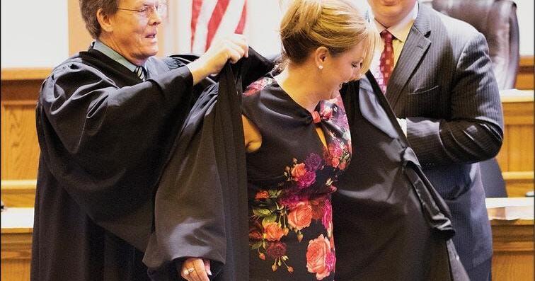 Judge Evans passes the gavel to Judge Dyer | News for Jackson Star and ...