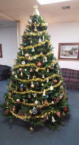 Roush Funeral Home displays 29th annual Christmas Memorial Tree ...