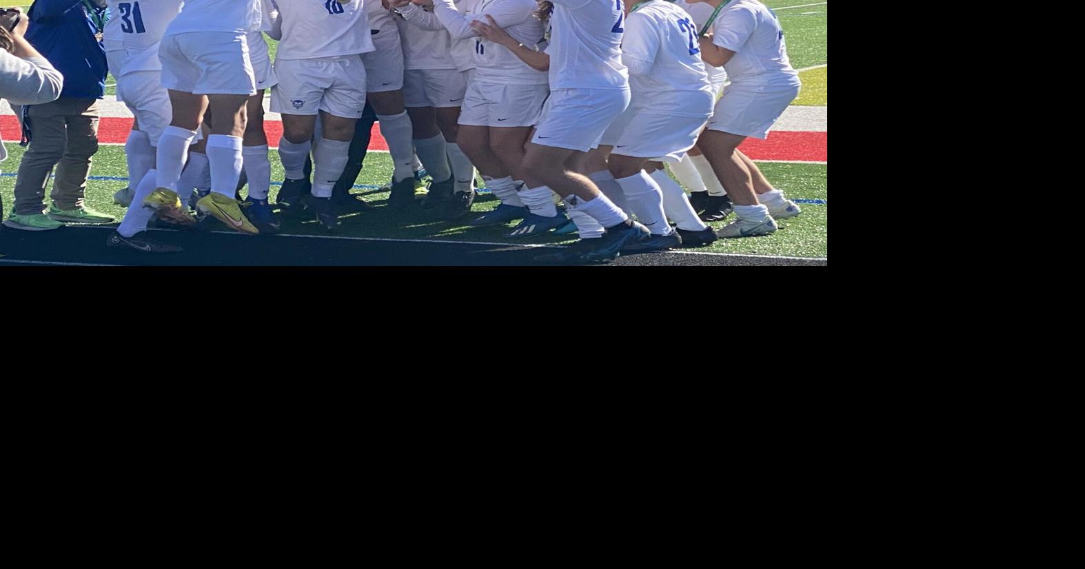 Blue Devil boys shut out Athens to get first district title in program ...