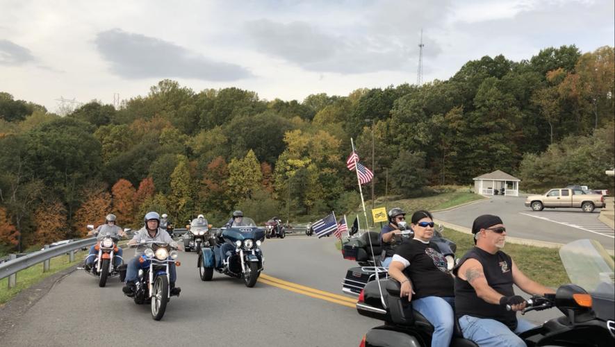 'Back the Blue' pro-police rally in Morgantown draws more than 100 ...