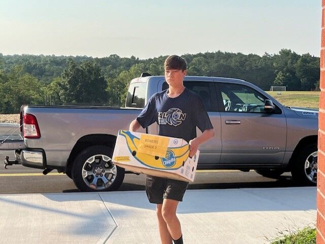 Volunteers help with Frankfort Elementary School move | Mineral County ...