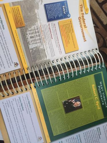 College students prepare for new semester by weighing textbook options ...