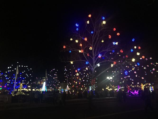 Gallipolis City Park lights up the season with 10th holiday light show ...