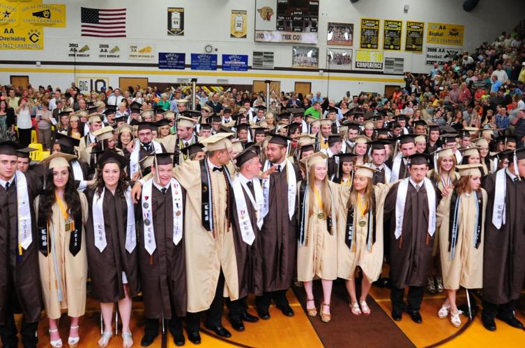 Lincoln graduation marked with fanfare, plenty of smiles | Local News ...