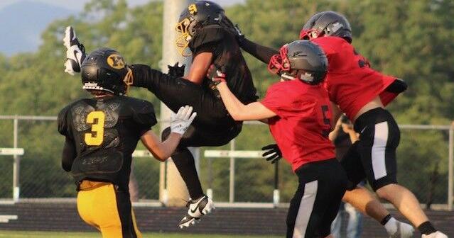 Keyser wrangles Petersburg in first football scrimmage | Mineral County ...