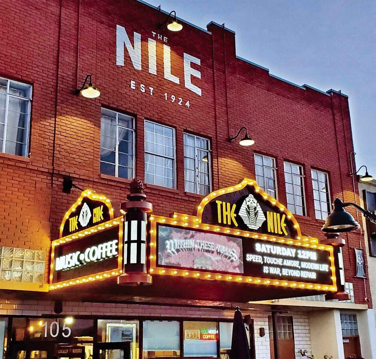 Mesa sign company restores Nile marquee | Business | themesatribune.com