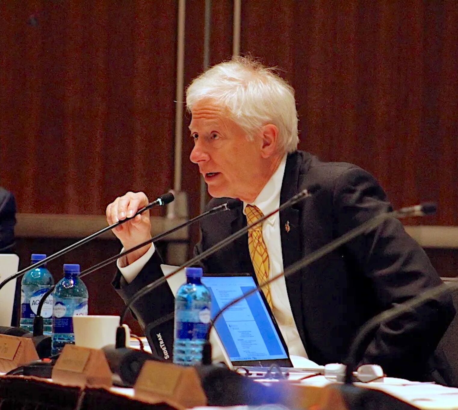 No confidence: University of Wyoming faculty senate rejects leadership ...