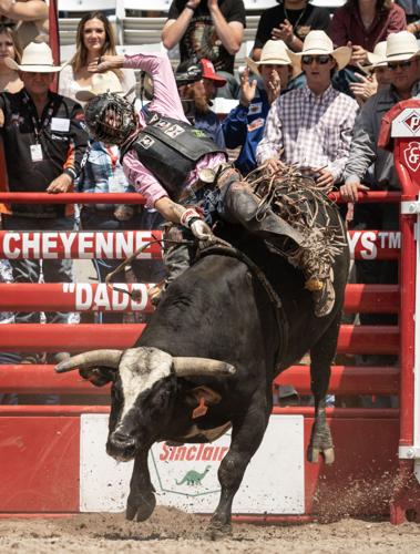 Rookie bull rider Cannon Cravens advances at Cheyenne Frontier Days ...