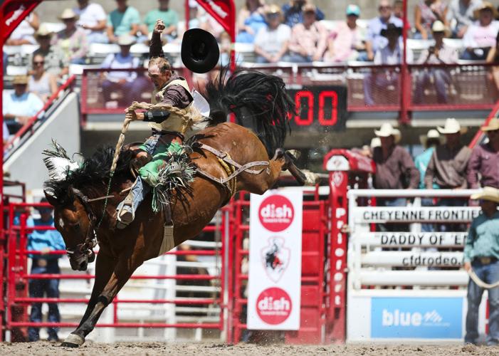 Shad Mayfield quickly rising as a tie-down roper | WyoSports ...