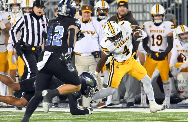 Wyoming RB Harrison Waylee to miss time with knee injury | University ...