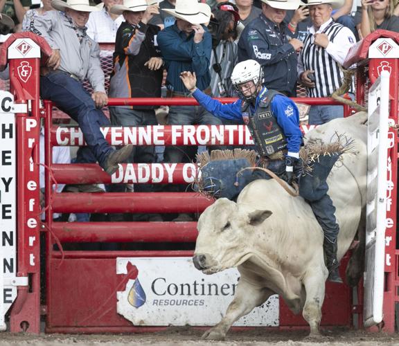 Sanford breaks saddle bronc record; roughstock riders shine on CFD ...