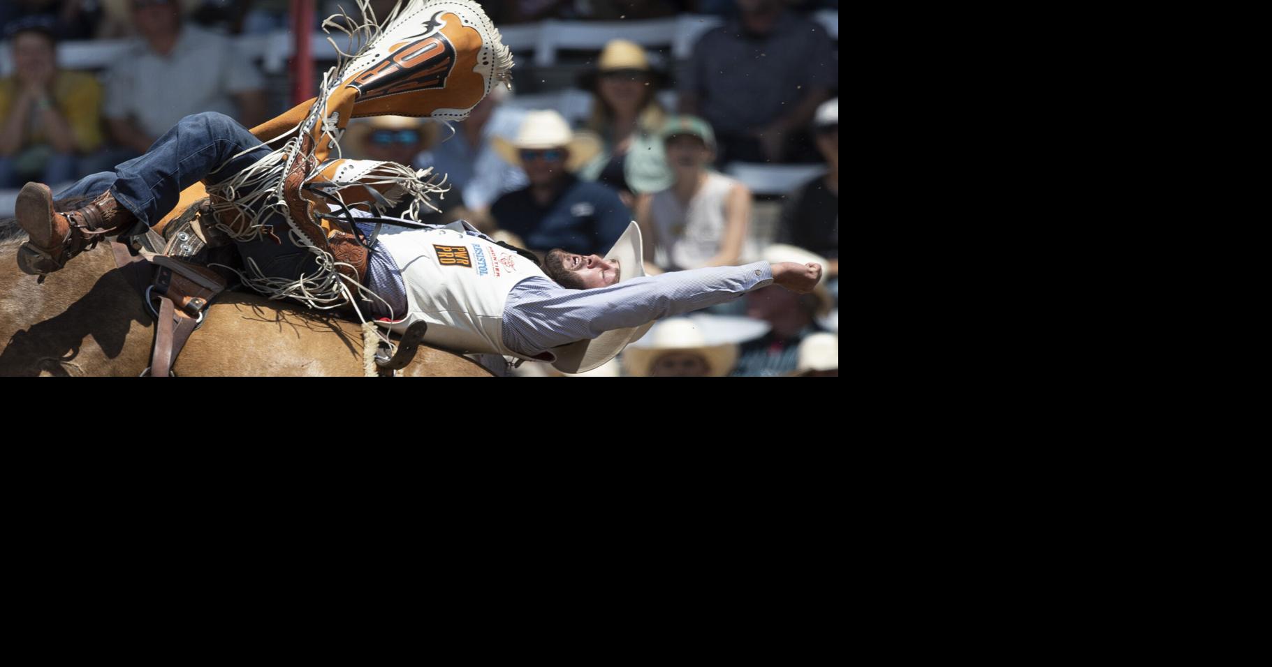 Bareback rider Lowe on brink of CFD history | Rodeo | wyomingnews.com