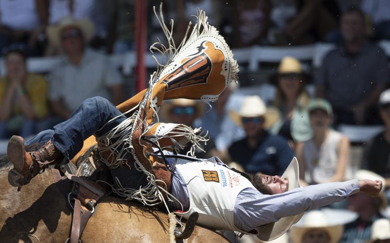 Bareback rider Lowe on brink of CFD history | Rodeo | wyomingnews.com