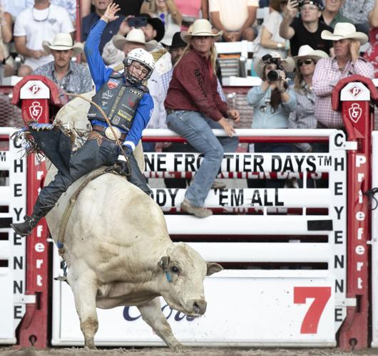 Sanford breaks saddle bronc record; roughstock riders shine on CFD ...