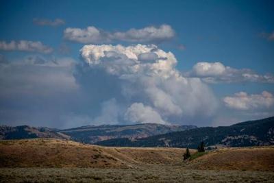 3,000-plus acre Fish Creek Fire moves toward Togwotee, Brooks Lake ...