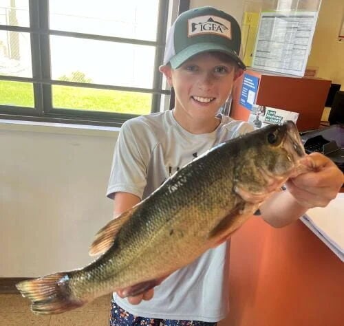Shoshoni youth officially sets world record largemouth bass catch ...