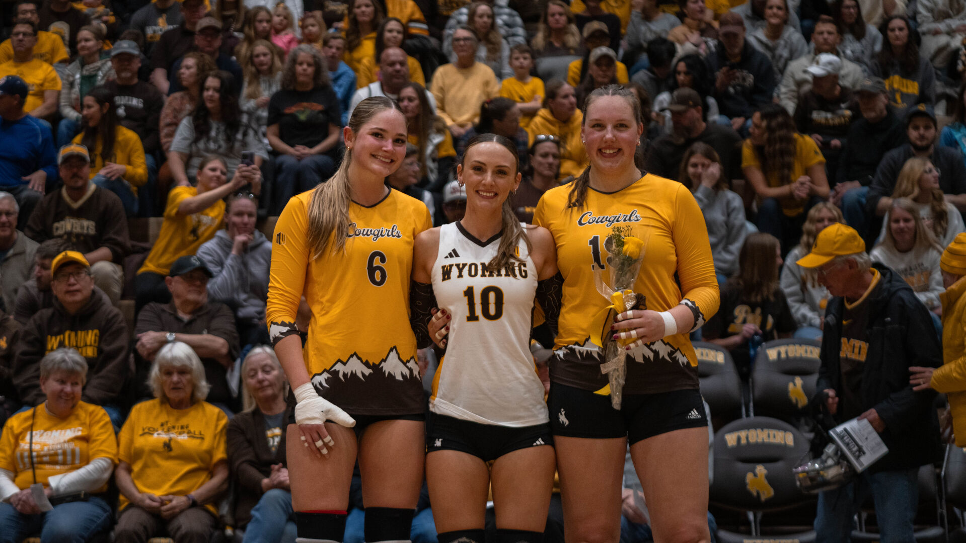 Wyoming volleyball clips Grand Canyon in 5 sets | University of Wyoming ...