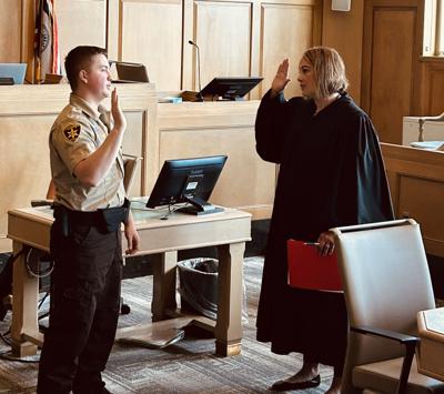 New Carbon County Sheriff’s Office detention deputy sworn in | Rawlins ...