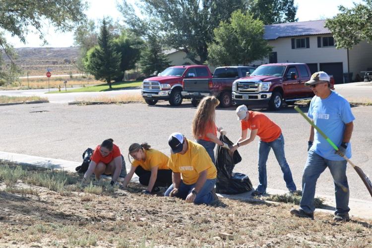 Helping Hands Day: Volunteers become heroes in Sweetwater County ...