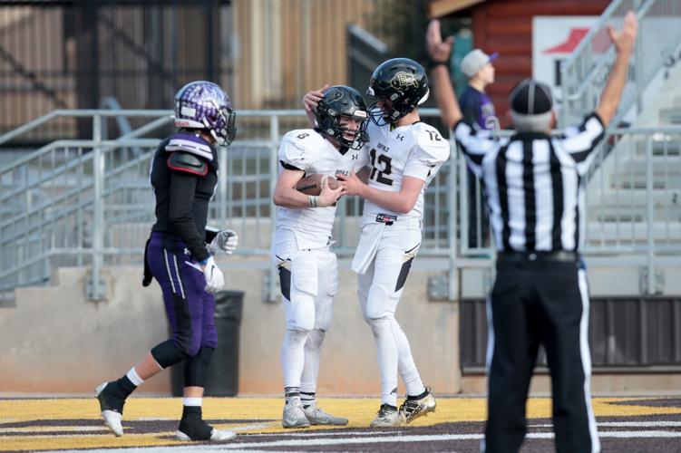 Mountain View caps special season with Class 2A title | State Football ...