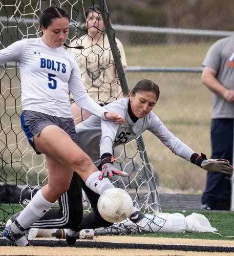 Bolts offense proves too much for South girls | Cheyenne South ...