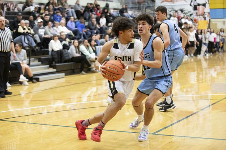 Cheyenne East v Cheyenne South boys basketball | Gallery | wyomingnews.com