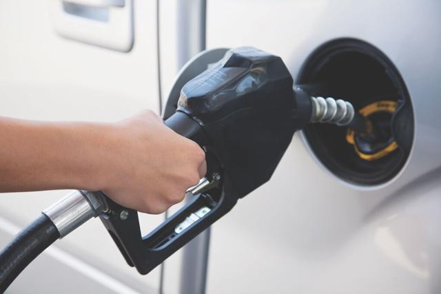 Average gas prices spike more than 35 cents a gallon in Wyoming, more ...