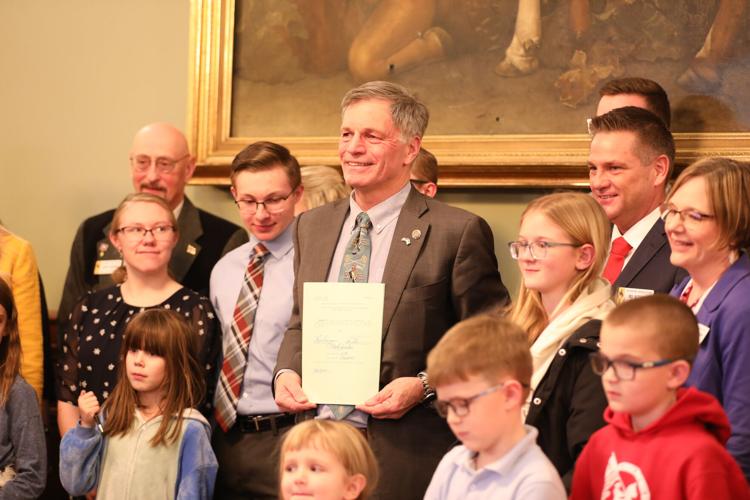 Gordon signs off on universal school vouchers, praising bill as ...