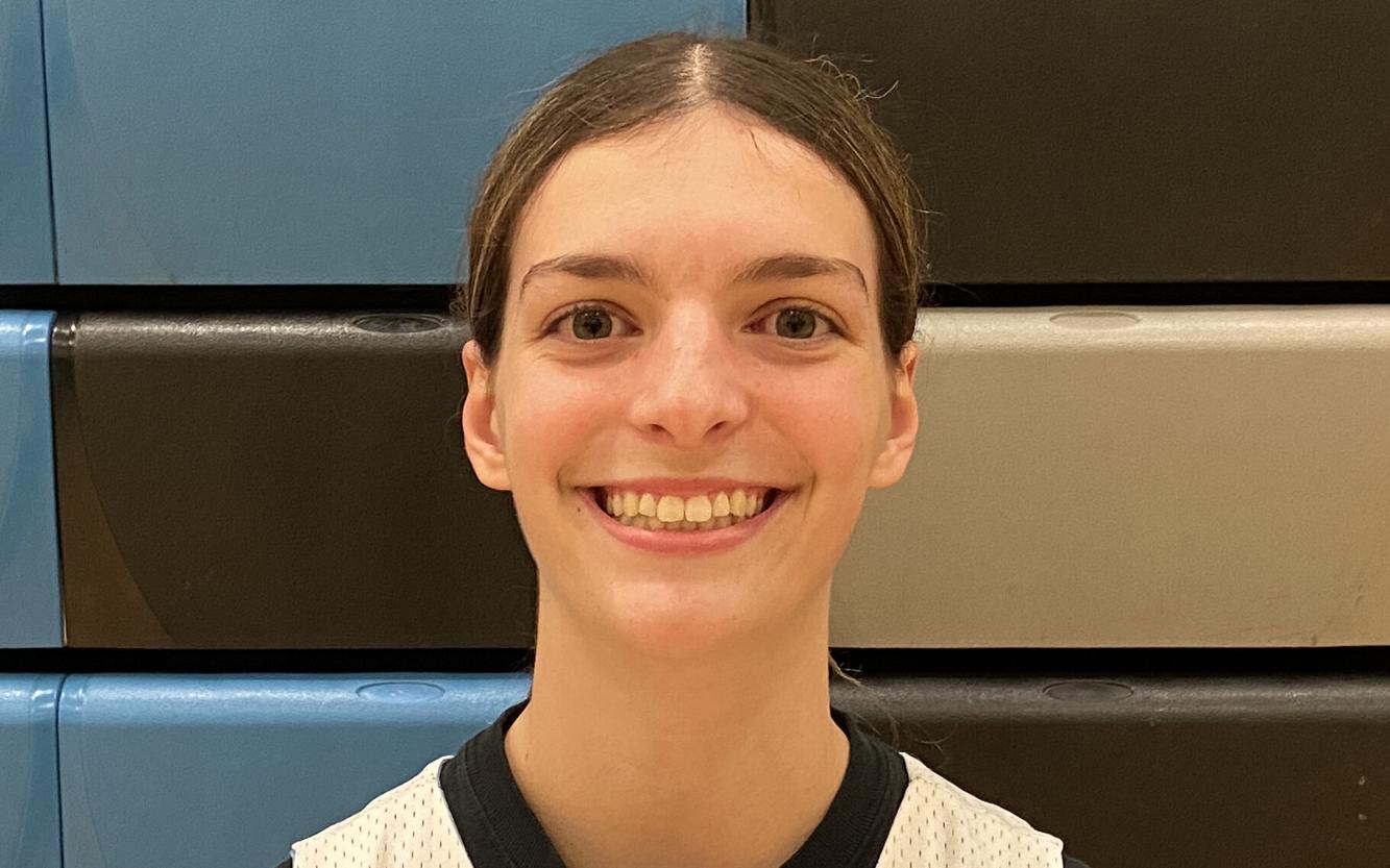 Schaffer's 3 sparks No. 2-ranked East's rally against Kelly Walsh ...