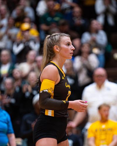 UW freshman libero Sierra Grizzle gaining confidence this fall ...