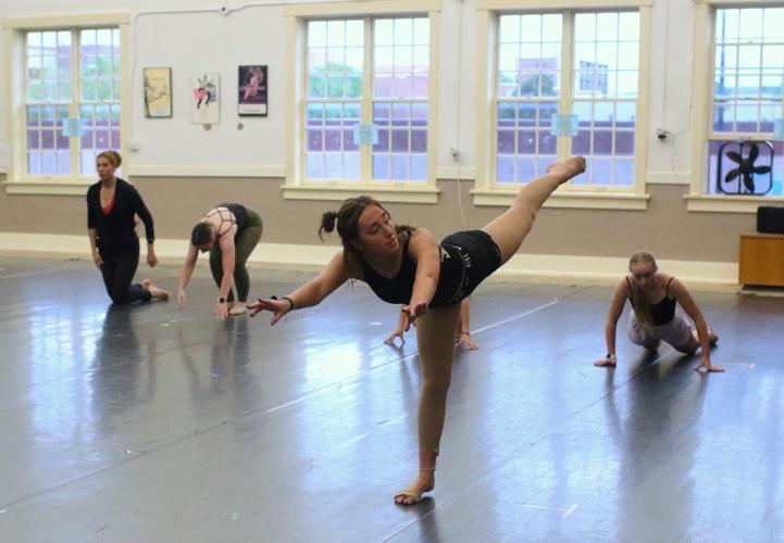 The dancers of En Avant prepare for year-end performance | To Do ...