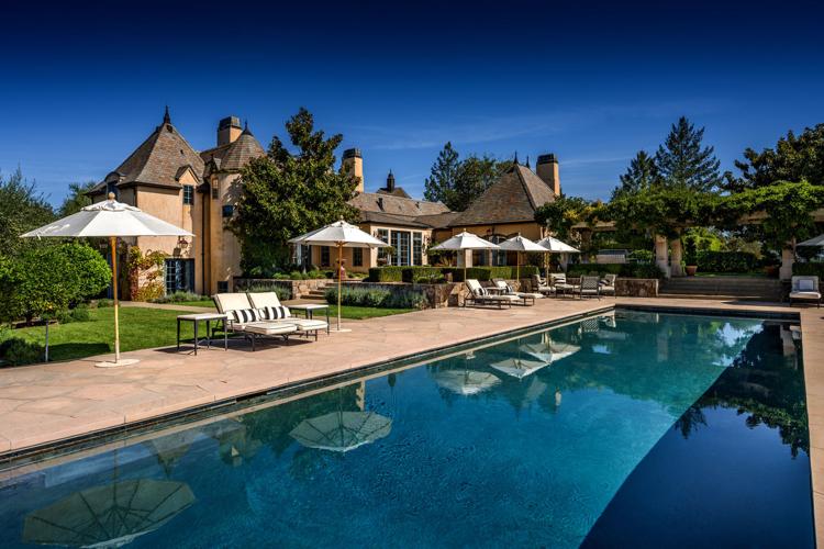 mindy kaling backyard