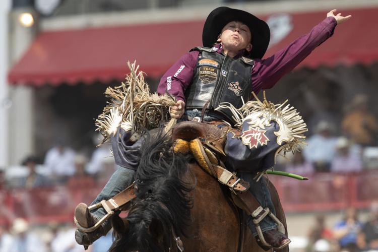 Bareback riders steal the show at CFD rodeo | | wyomingnews.com